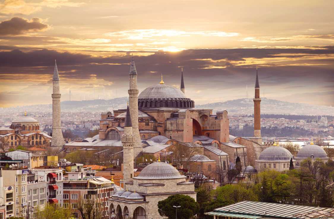 Living in Türkiye guide: Everything you need to know to move and settle ...