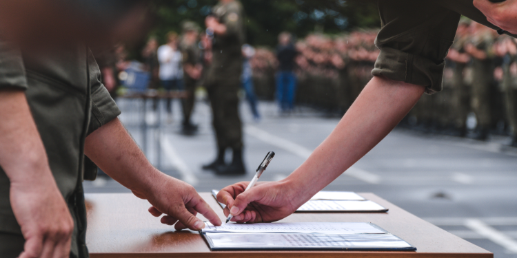 Which armed forces around the world enlist foreigners?