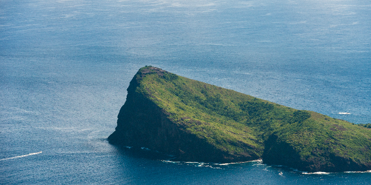 What are the islets around Mauritius you should visit