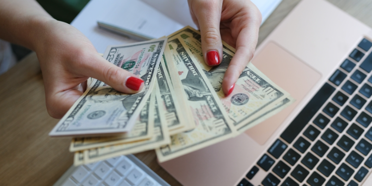 Do expats earn more than locals?