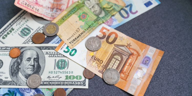 Emerging currencies vs. US dollar: What expats should consider