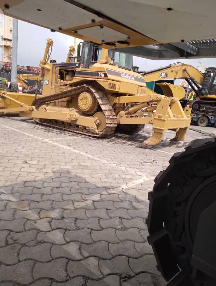 Bulldozer D7 H importé Caterpillar, matériel professionnel Abidjan en ...