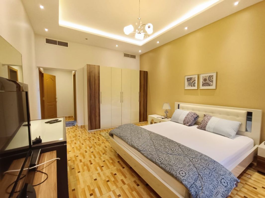 Affordable, well maintained building!! | spacious | balcony |, Flat for ...