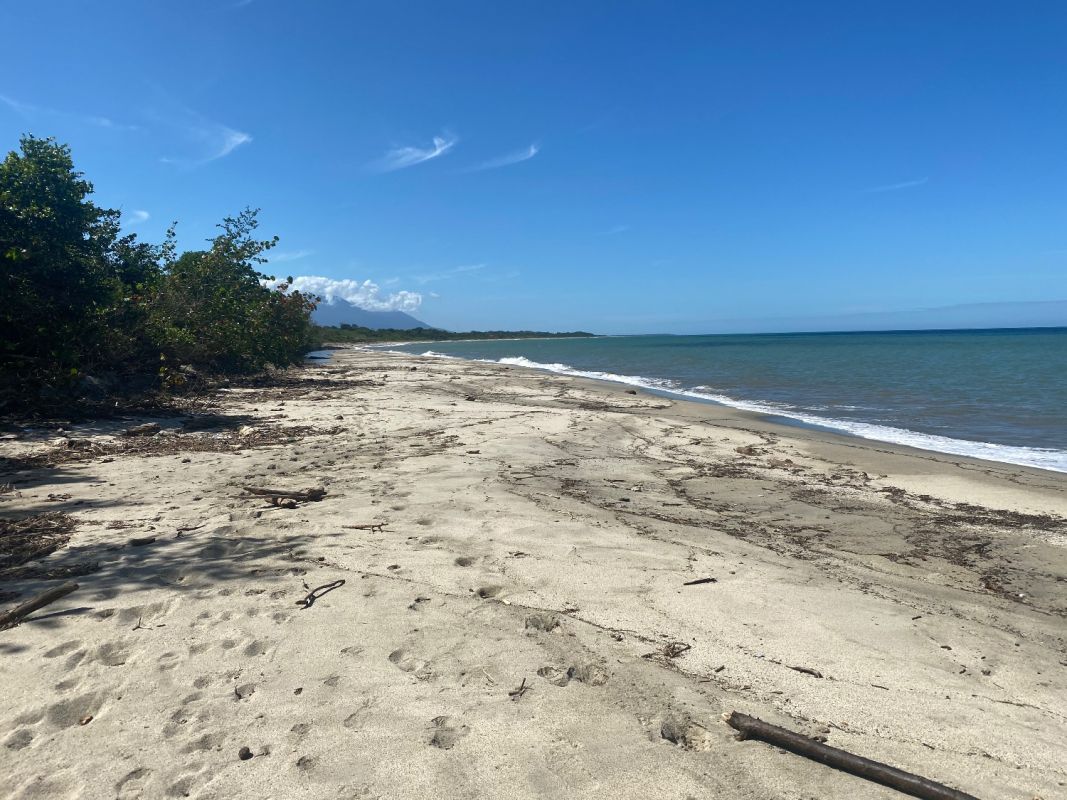 Direct beachfront for sale balfate honduras, Land for sale Balfate ...