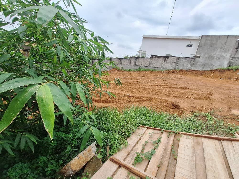 Sale of a magnificent fenced land in riviera 4 m'badon, Land for sale ...