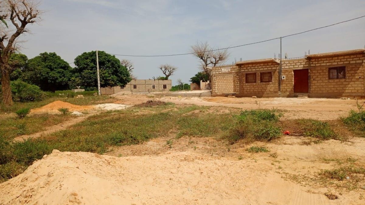 Terrain de 300 mètres carrés à vendre à saly sénégal, Terrain à vendre ...