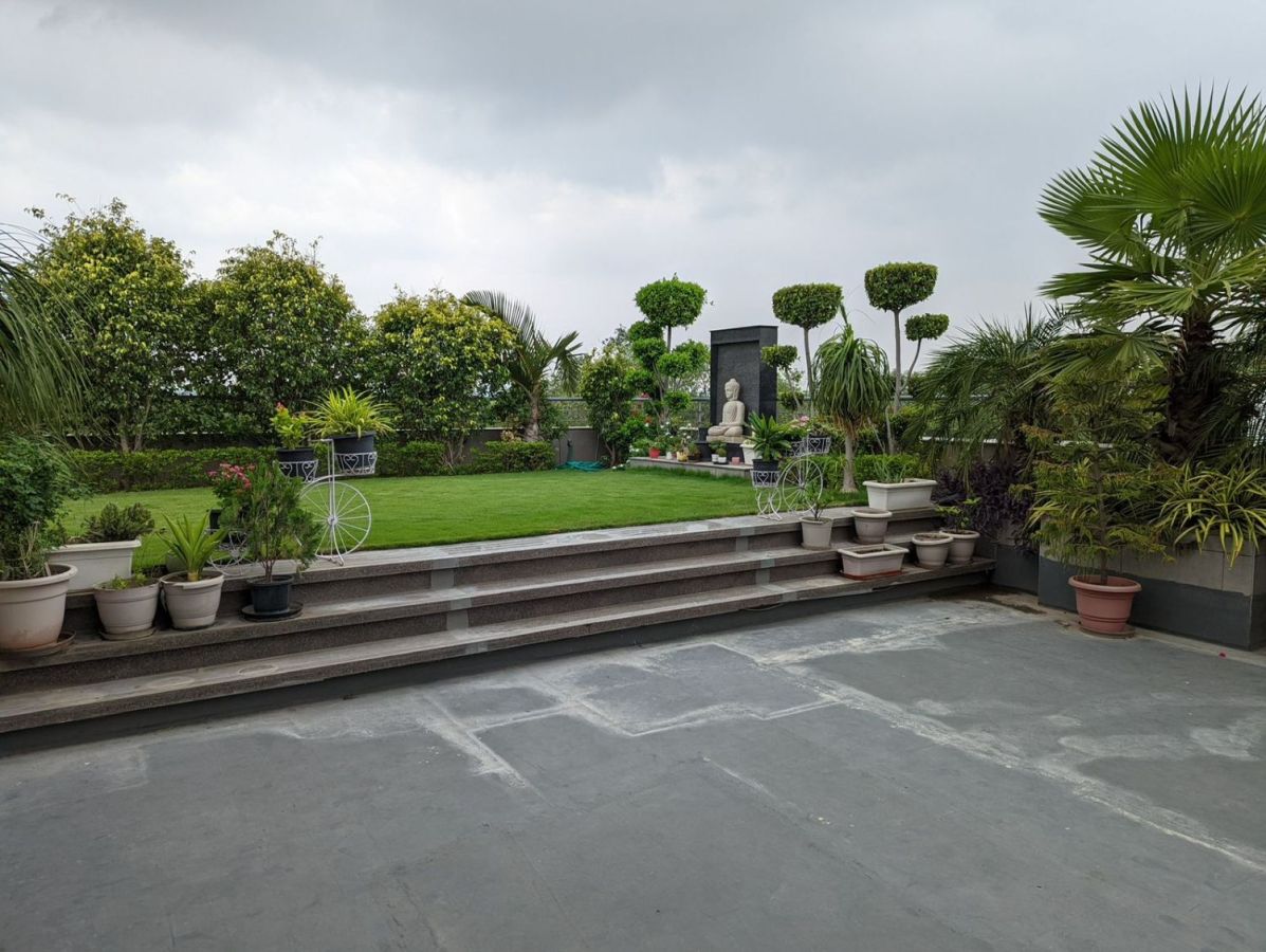 Moderne et spacieux 4 bhk 3ème étage avec terrasse jardin disponible à ...