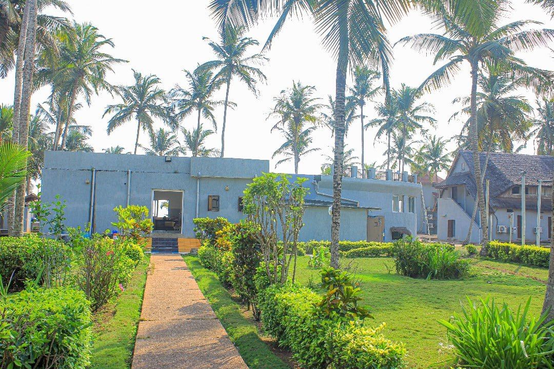 CABANO ASSINIE BEACH - Expat.com