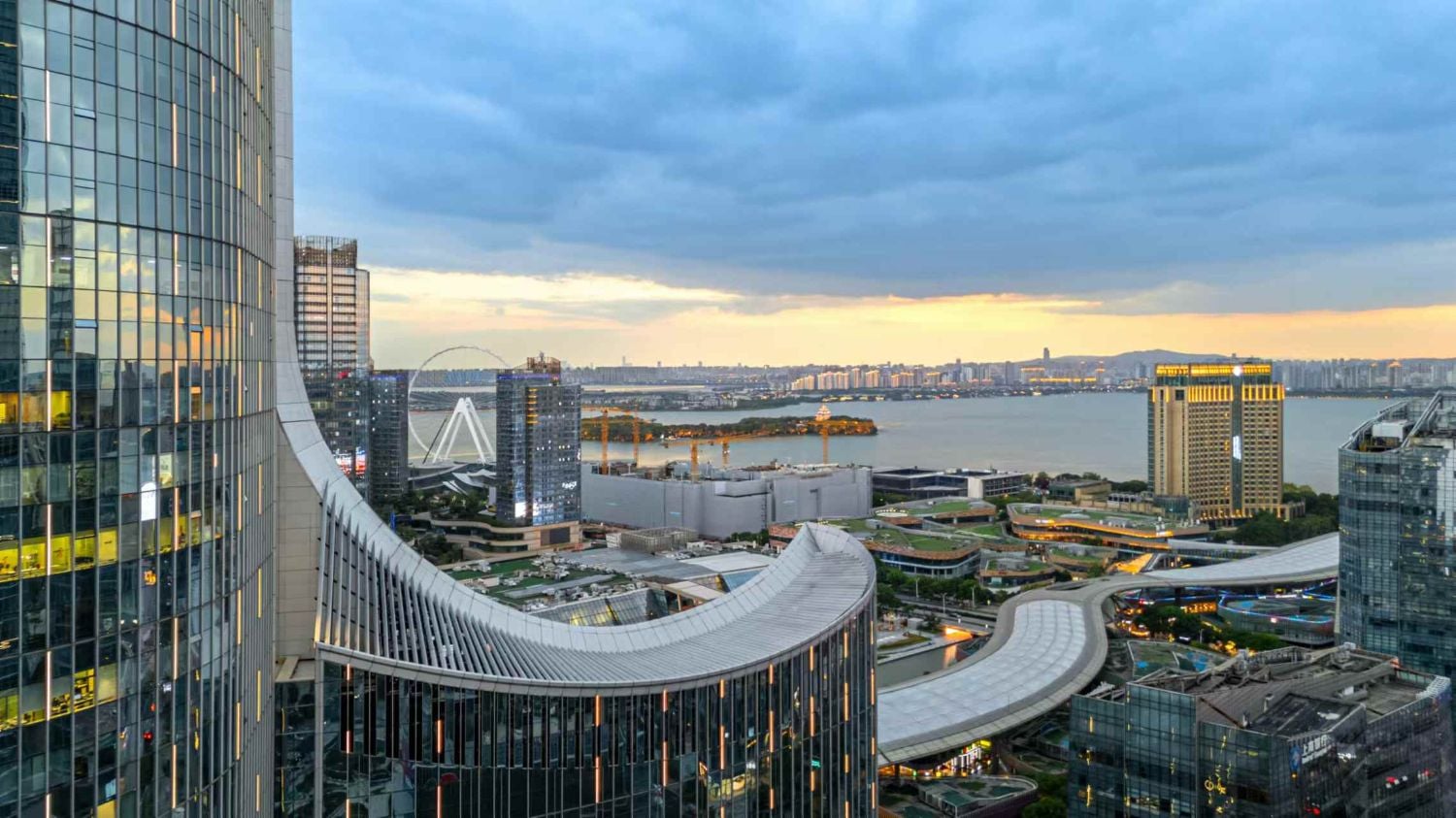 Beautiful ！！city and Jinji Lake view apartment RENT！！suzhou - Expat.com