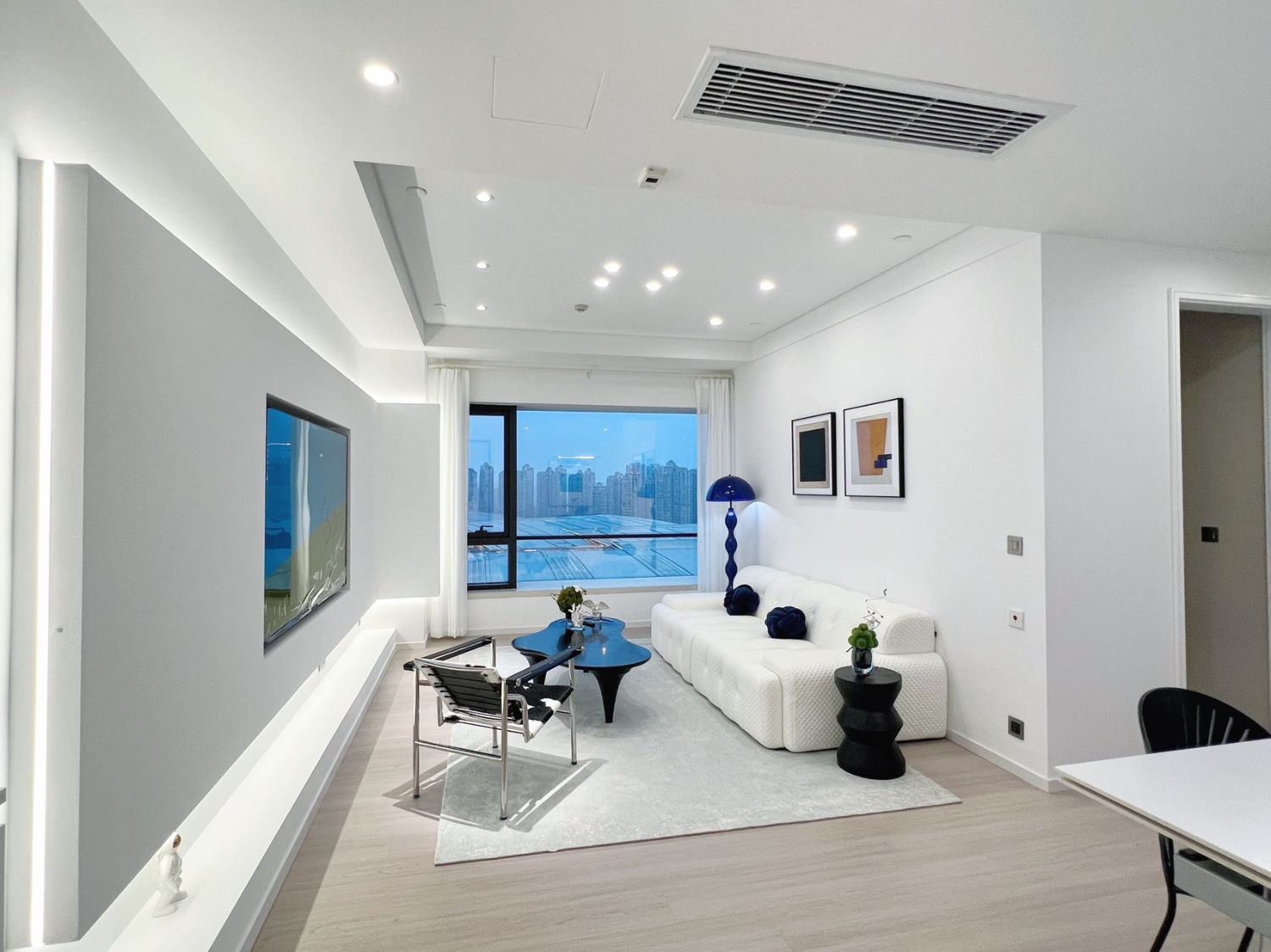 Fantastic！Eslite Residence apartment,2rooms,2baths,126 sqm,clean, well ...