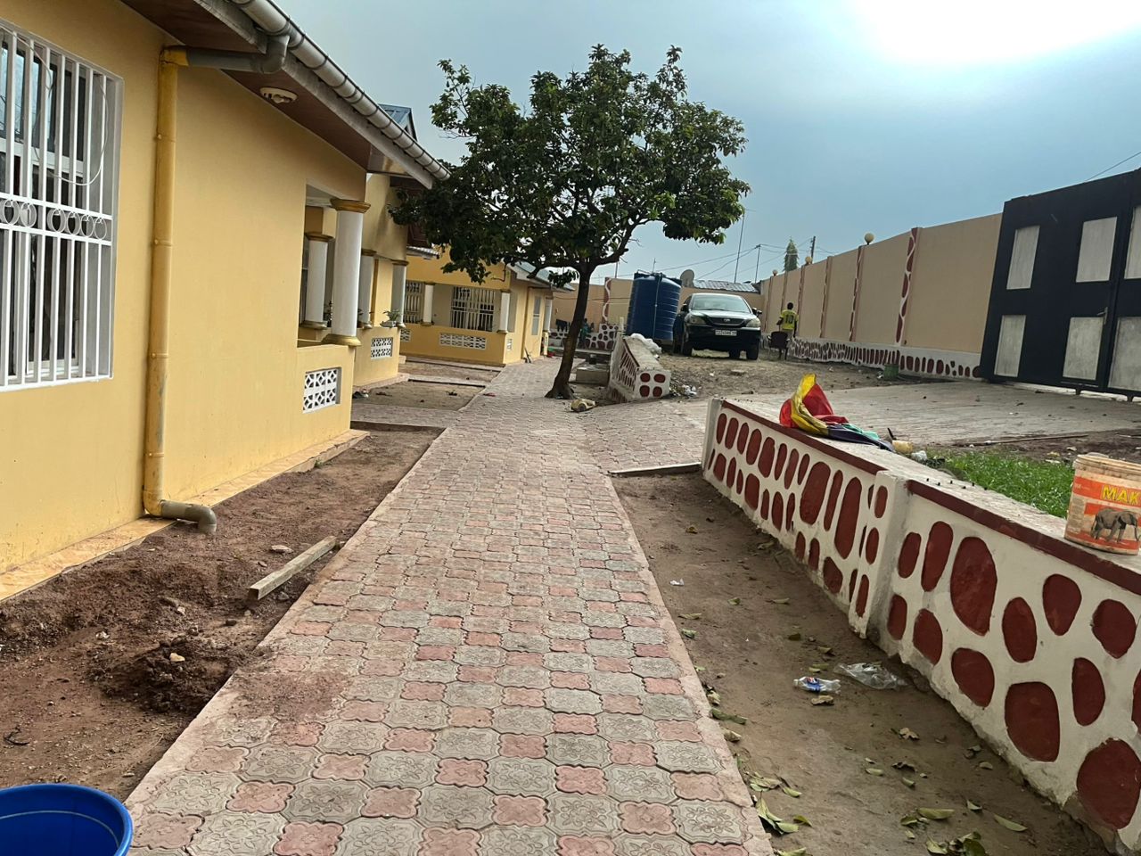 Large plot for sale with 3 modern apartments in Ngaliema / UPN (Cité ...