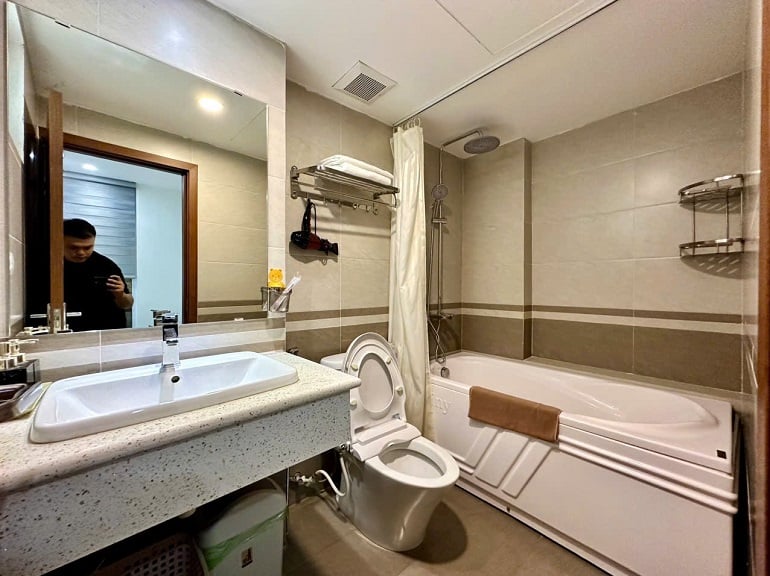 Nice 1 – bedroom apartment in Dao Tan street, Ba Dinh district for rent ...