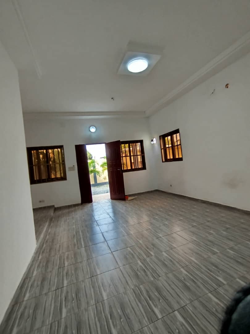 Villa on a plot (600 m²) for sale in Sagbado. With title deed! New ...