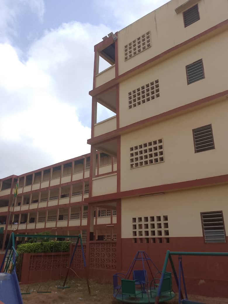 SCHOOL FOR SALE - ADIDOGOMÉ* 1,300,000,000 CFA - Negotiable - Expat.com